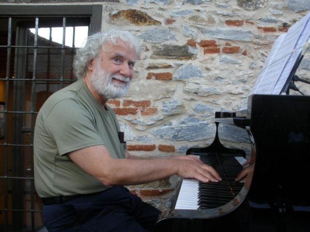 Ο Γιώργος Κουρουπός καλλιτεχνικός διευθυντής του Μεγάρου Μουσικής ...