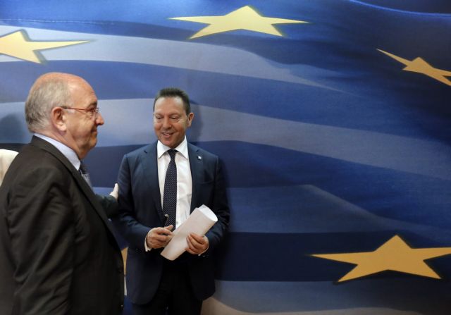 Μηνύματα από Σουλτς και Γιούνκερ - ΤΑ ΝΕΑ