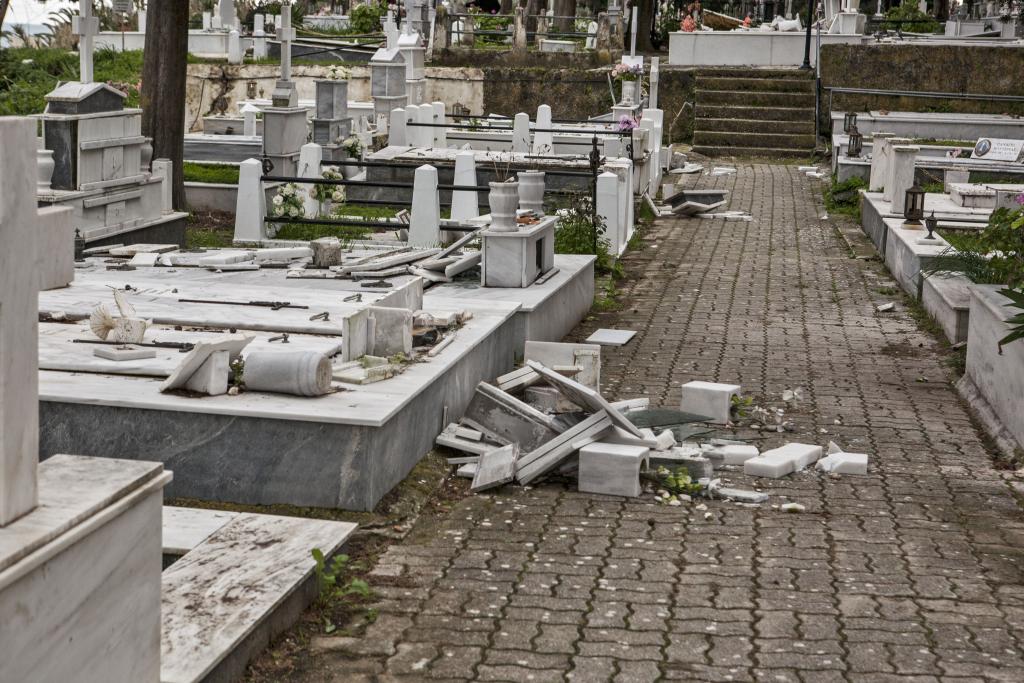Η Ισραηλιτική Κοινότητα καταδικάζει τη βεβήλωση του εβραϊκού ...