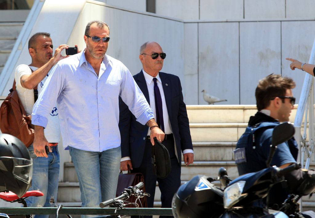 Σε κατ' οίκον περιορισμό ο βουλευτής της Χρυσής Αυγής Νίκος Μίχος - ΤΑ ΝΕΑ
