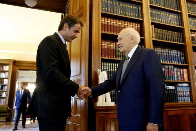 Παπούλιας σε Μητσοτάκη: «Τι γίνεται, κύριε υπουργέ; Διαξιφισμοί ...