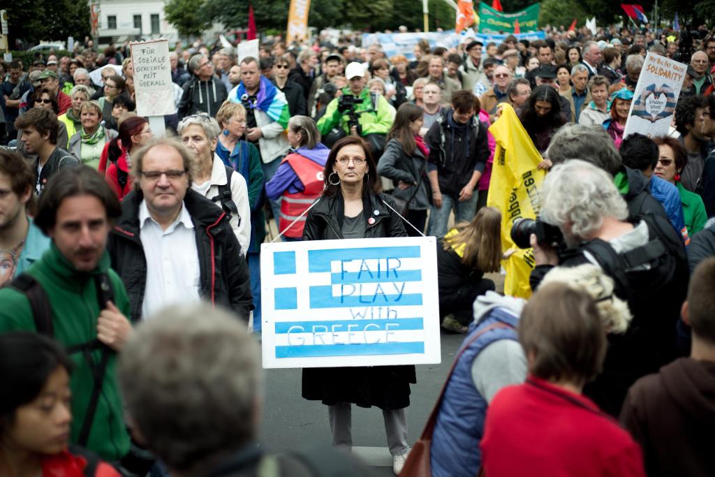 Διαδηλώσεις υπέρ της Ελλάδας σε διάφορες πόλεις της Ευρώπης - ΤΑ ΝΕΑ