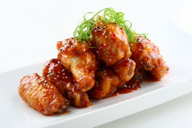 Φτερούγες κοτόπουλο με sticky BBQ sauce - ΤΑ ΝΕΑ