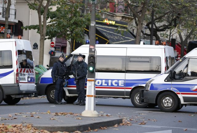 Εφοδοι της αντιτρομοκρατικής σε διάφορες γαλλικές πόλεις, κυνηγητό για ...