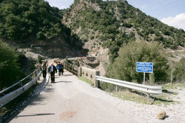 Ένας 33χρονος ανασύρθηκε νεκρός από την κοίτη του ποταμού Εύηνου - ΤΑ ΝΕΑ
