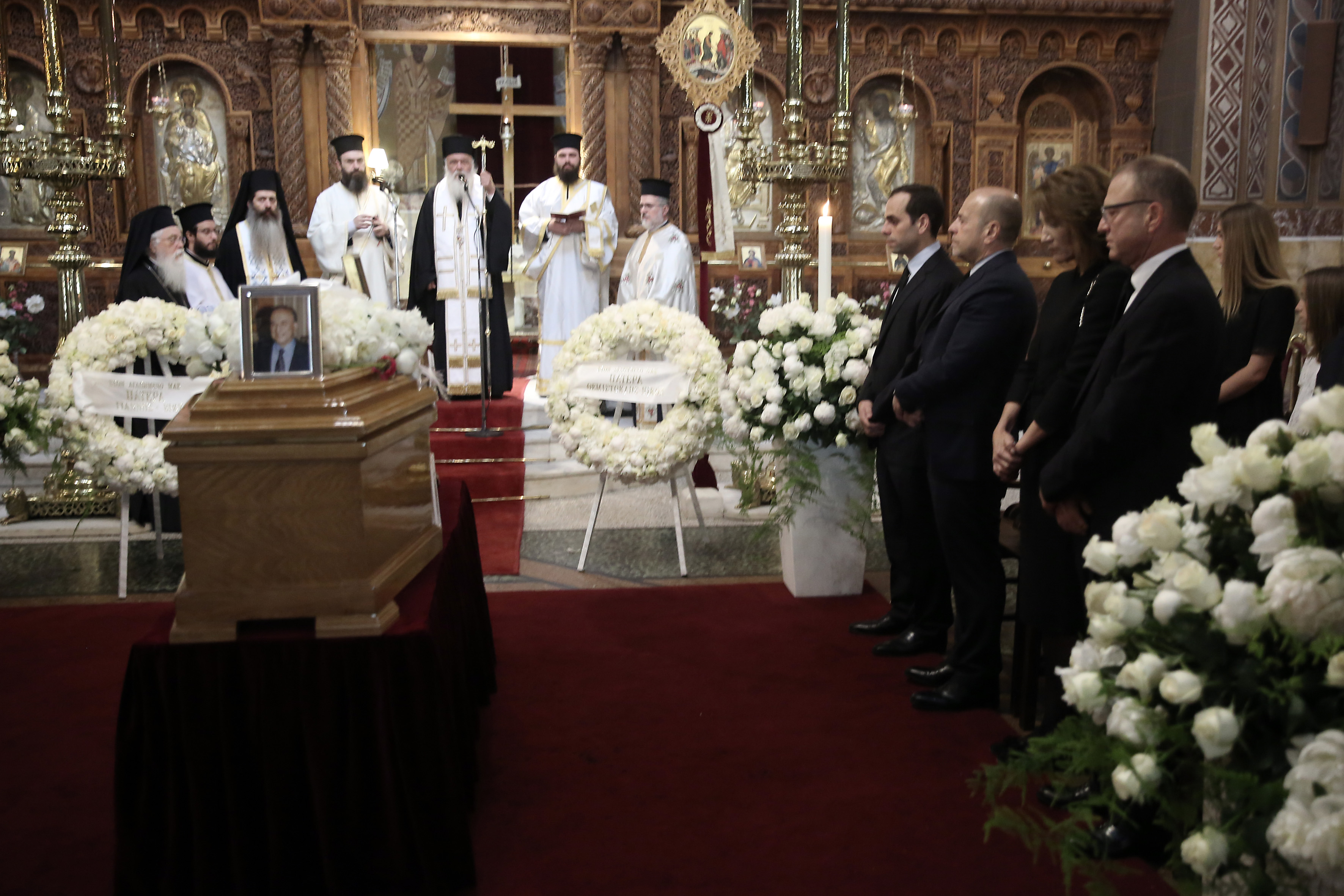 Κηδεύτηκε ο Αριστείδης Αλαφούζος - ΤΑ ΝΕΑ