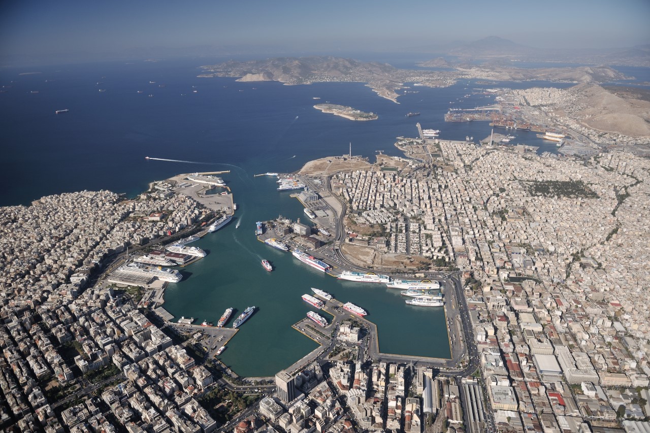 Τι φέρνουν οι Κινέζοι στο λιμάνι του Πειραιά - ΤΑ ΝΕΑ