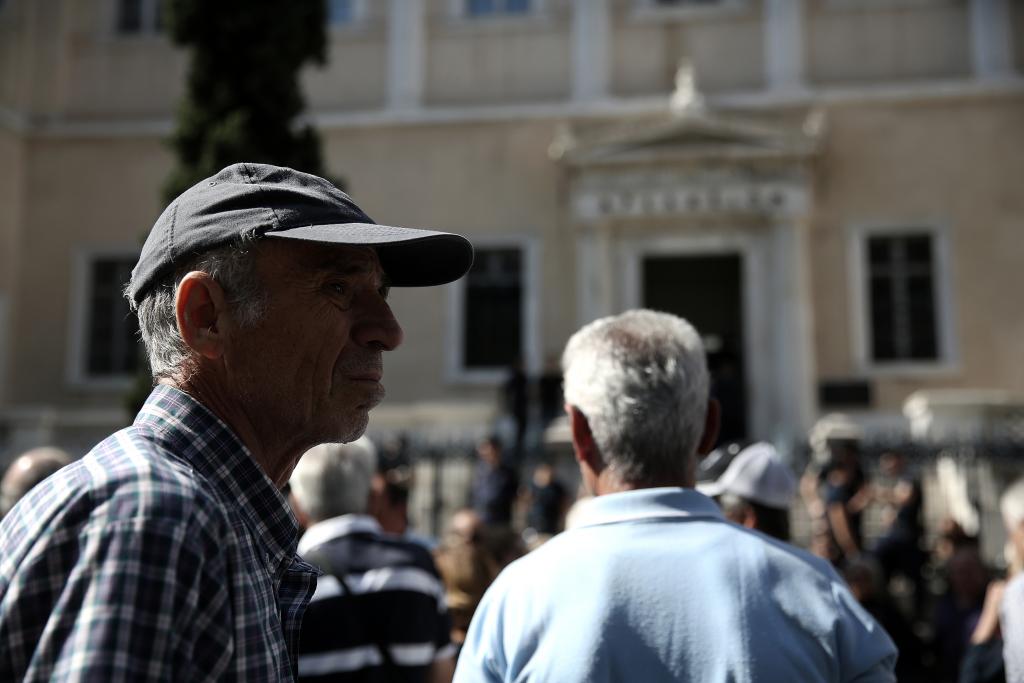 Οι Ελληνες στρέφονται ευκολότερα στην ιδιωτική ασφάλιση - ΤΑ ΝΕΑ