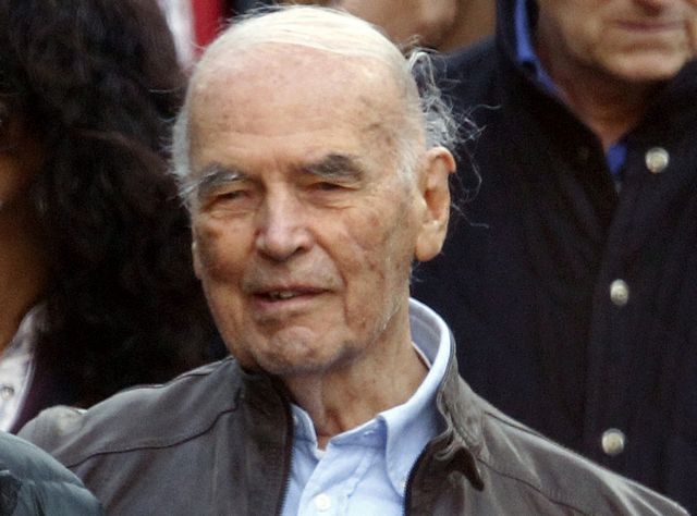 Στο στρατιωτικό αεροδρόμιο της Ρώμης η σορός του ναζί εγκληματία ...