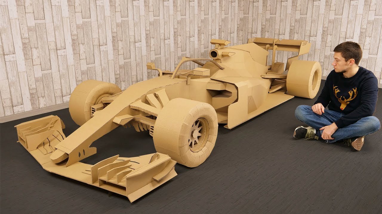 Έφτιαξε μονοθέσιο της Formula1 από χαρτόνι - ΤΑ ΝΕΑ
