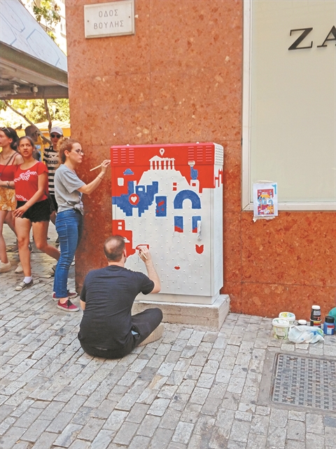 Η τέχνη έρχεται πάνω σε «κουτιά» τηλεφωνίας - ΤΑ ΝΕΑ