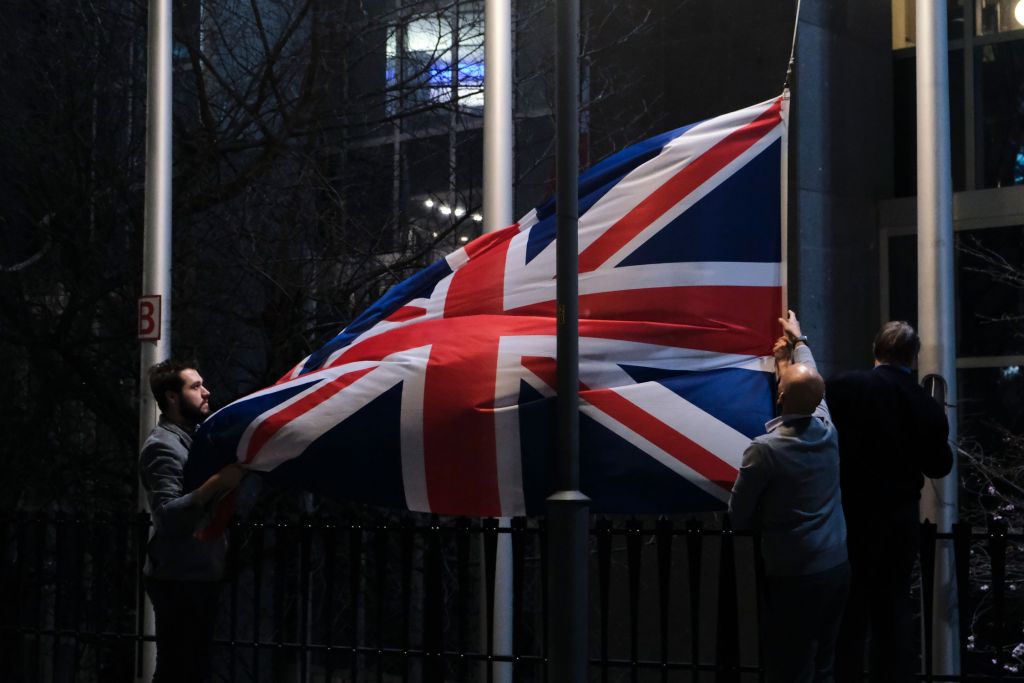 Brexit : Πώς θα ταξιδεύουν οι Ελληνες, τι θα γίνει με τους φοιτητές και ...