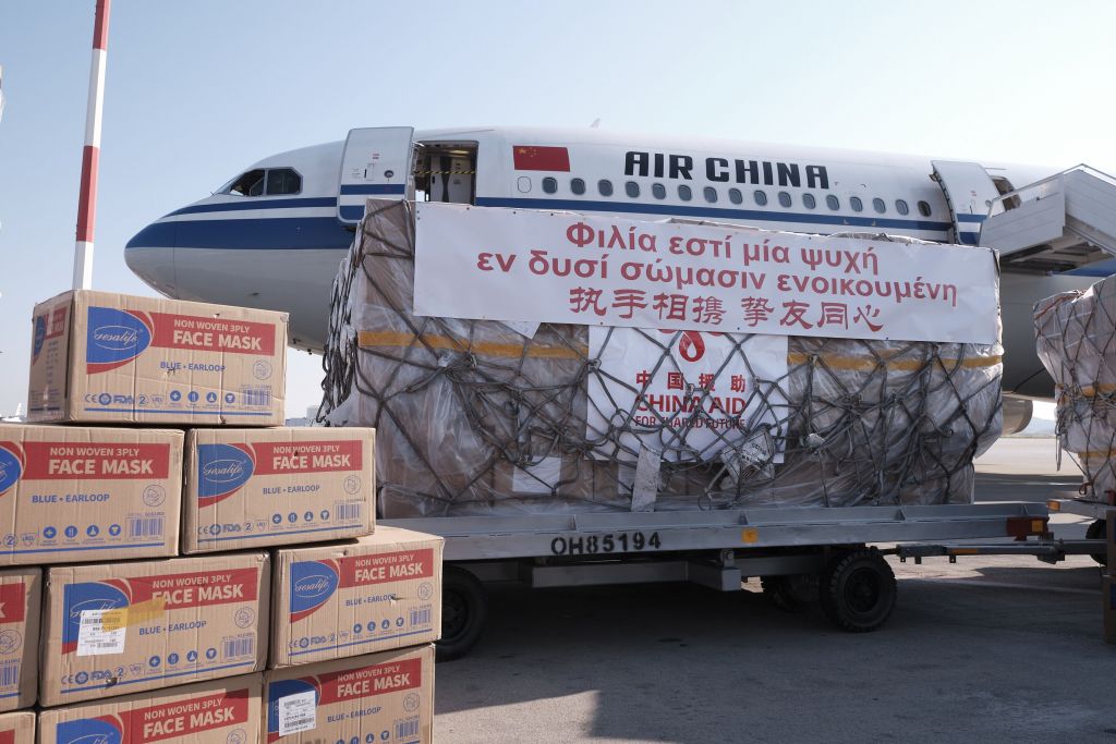 Κοροναϊός : Πάνω από 1 εκατ. μάσκες παρέδωσε η Κίνα στην Ελλάδα - ΤΑ ΝΕΑ