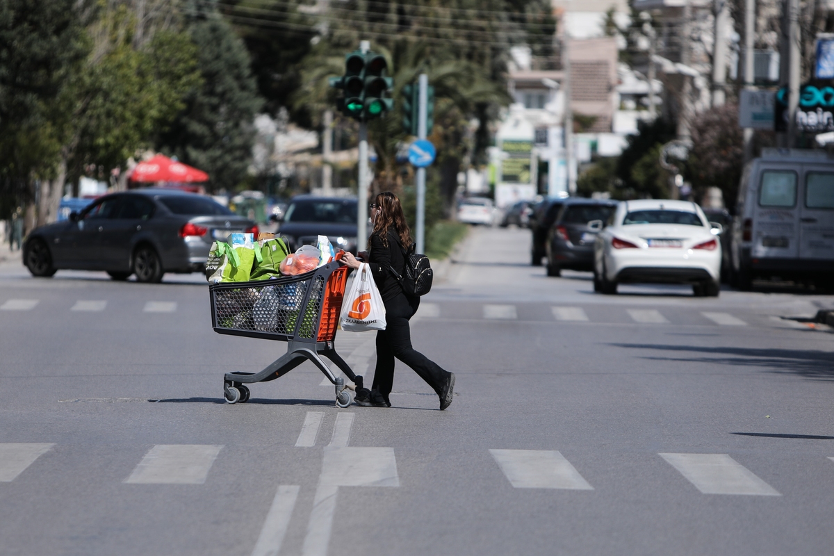 Μεγάλη ανατροπή: Τι αγοράζουμε, σε ποια μαγαζιά πάμε, τι καταναλώνουμε ...