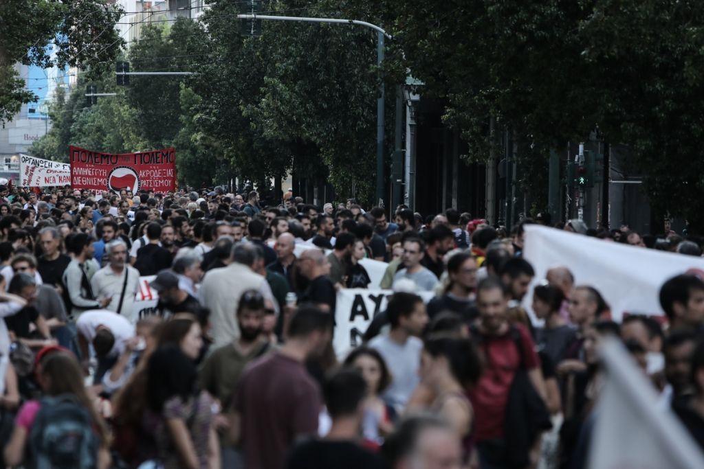 Ομάδα Νομικής Βοήθειας: Το νομοσχέδιο για τις διαδηλώσεις είναι ...