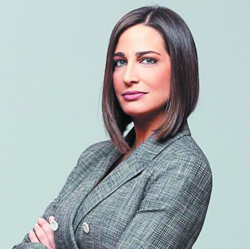 Οι παρουσιάστριες των δελτίων ειδήσεων και δύο πολιτικά τοκ σόου - ΤΑ ΝΕΑ