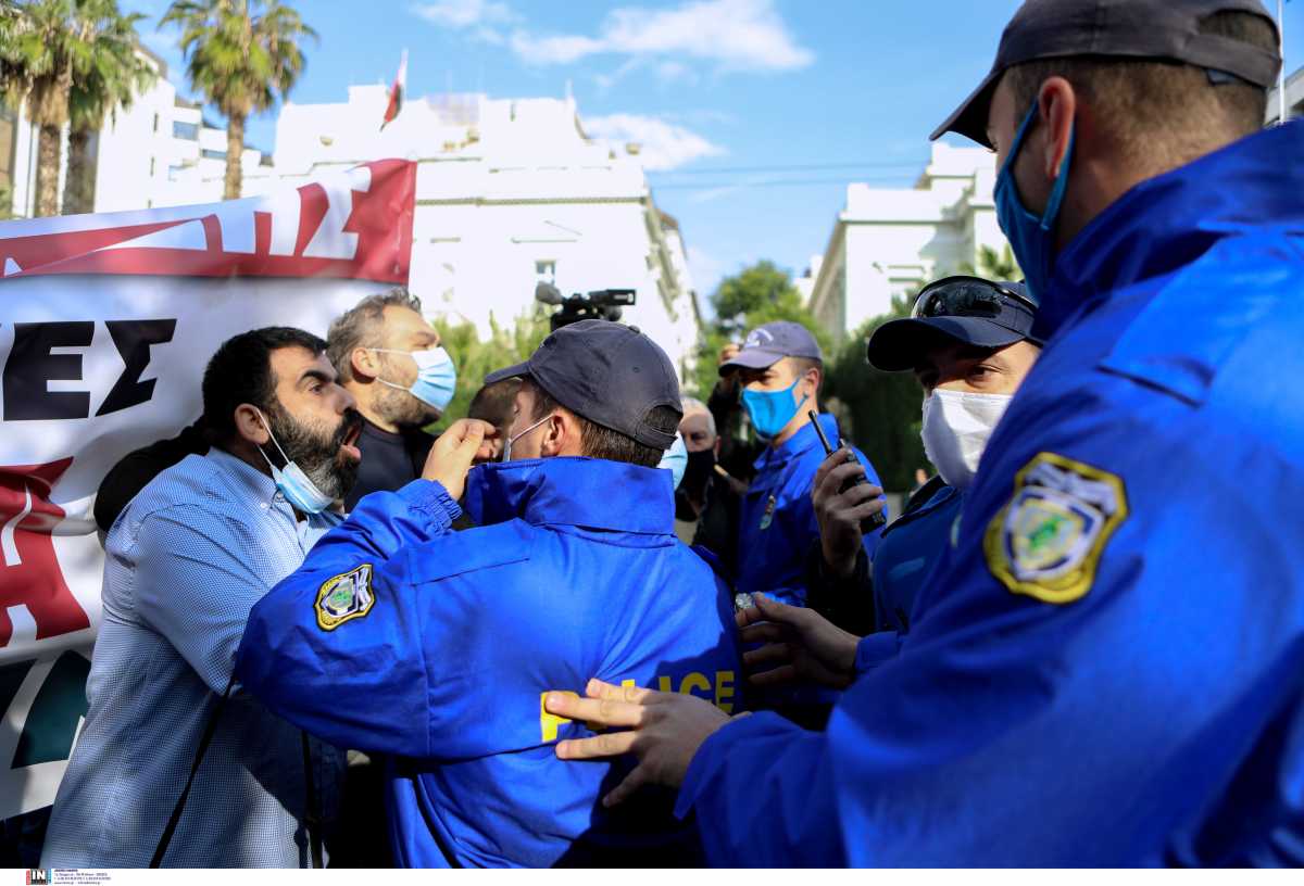 Εστίαση – Ενταση στην πορεία με καταστηματάρχες και ΜΑΤ - ΤΑ ΝΕΑ