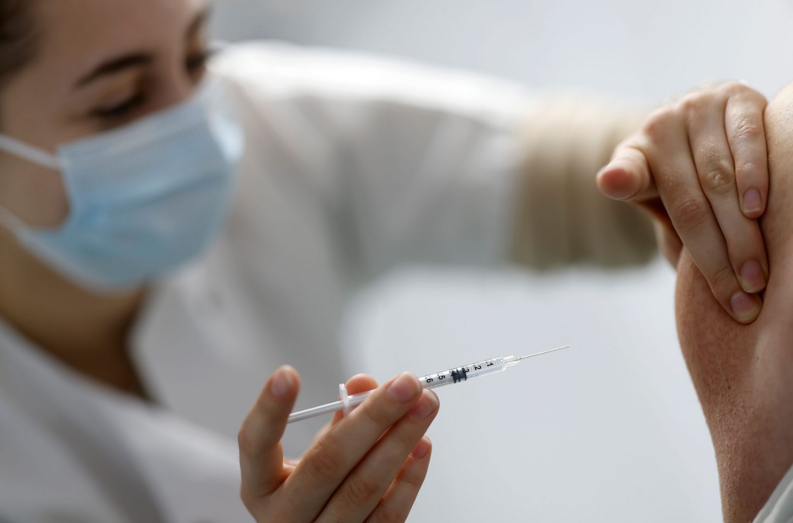Παραλλαγή Ομικρον – Ο ΕΜΑ έτοιμος να εγκρίνει νέα εμβόλια σε 3-4 μήνες ...