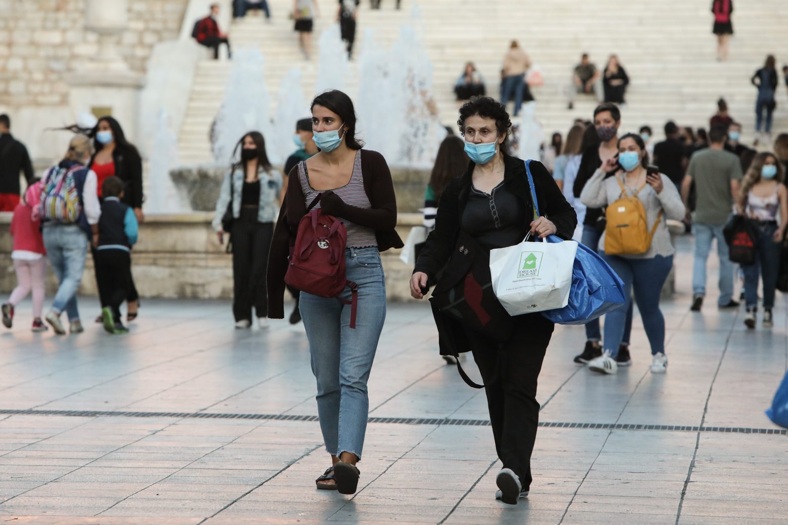 Γραβάνης – Στο έλεος του κοροναϊού το 55% του πληθυσμού – Πότε θα γίνει ...