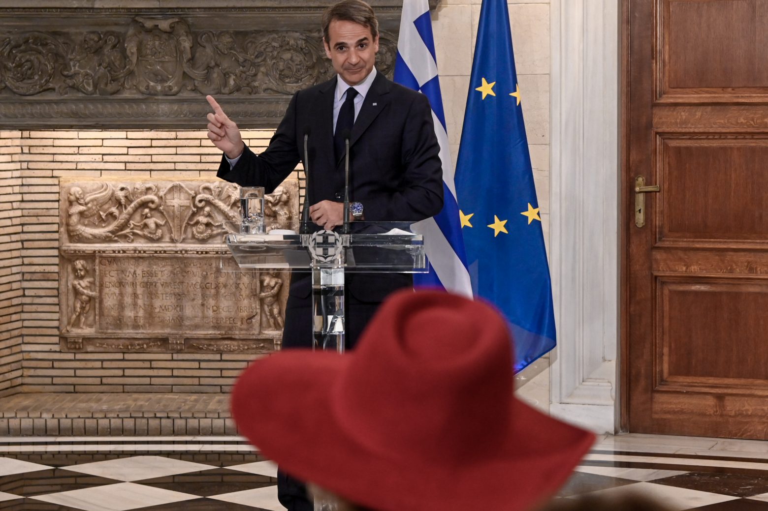 Τι μεταδίδουν τα διεθνή ΜΜΕ για τον διάλογο του Μητσοτάκη με την ...