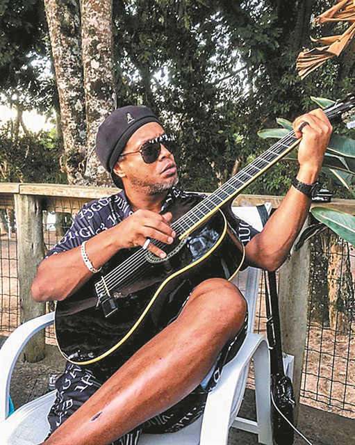 «Εχει δουλειά λόγω του αδελφού του» - ΤΑ ΝΕΑ