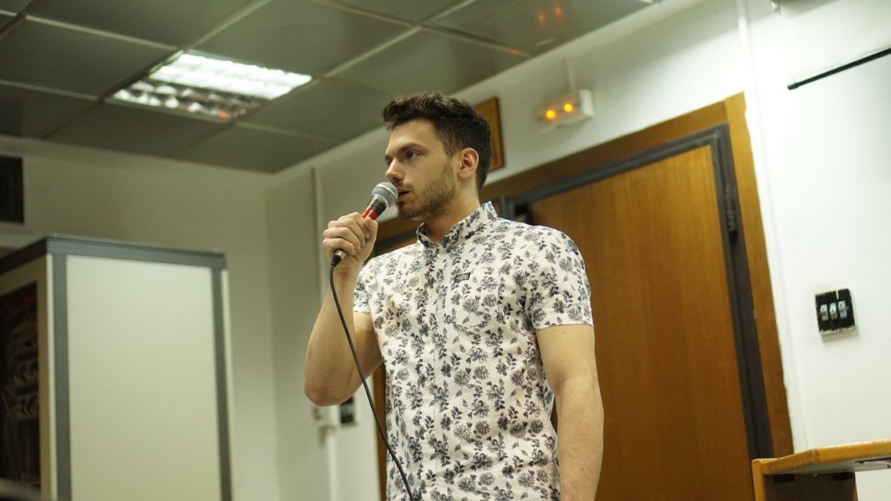Ο Μιχάλης Σεβαστέρης κάνει ένα βίγκαν stand-up show - ΤΑ ΝΕΑ