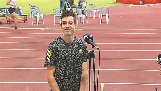 Η... αρχή και ο ασπασμός με την Ντρέσλερ - ΤΑ ΝΕΑ