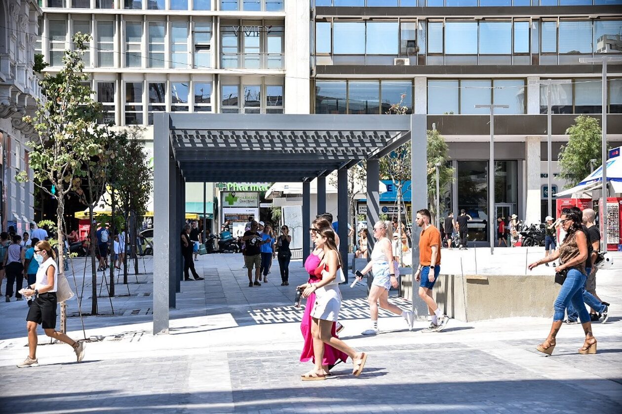 Πλατεία Συντάγματος: Δείτε φωτογραφίες από τη νέα μορφή της – Σχεδόν ...