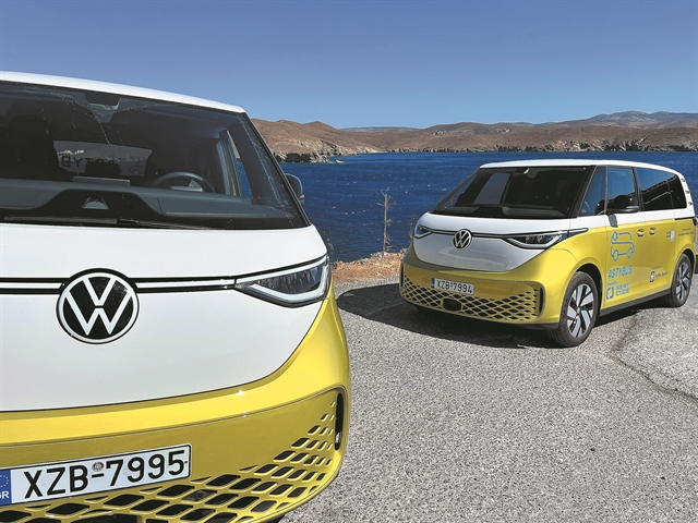 VW ID. BUZZ: ΕΠΙΑΣΑΝ ΔΟΥΛΕΙΑ ΣΤΗΝ ΑΣΤΥΠΑΛΑΙΑ - ΤΑ ΝΕΑ