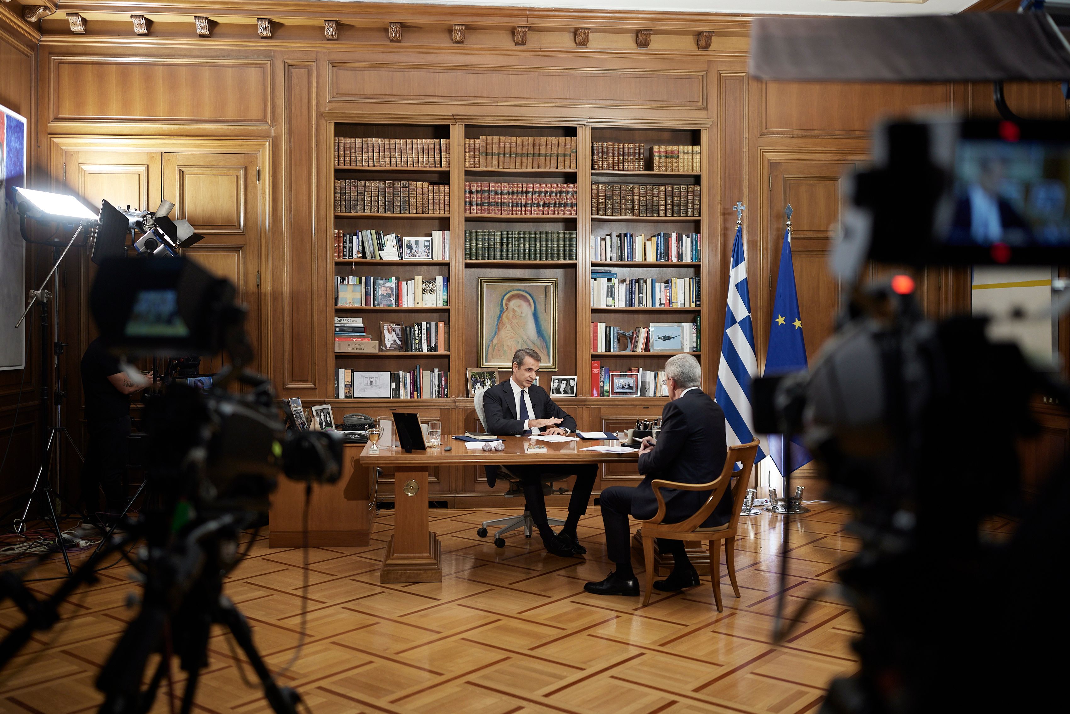 Στο τραπέζι τα 12 μίλια και η οριοθέτηση ΑΟΖ με Λιβύη - Ξεκινούν ...