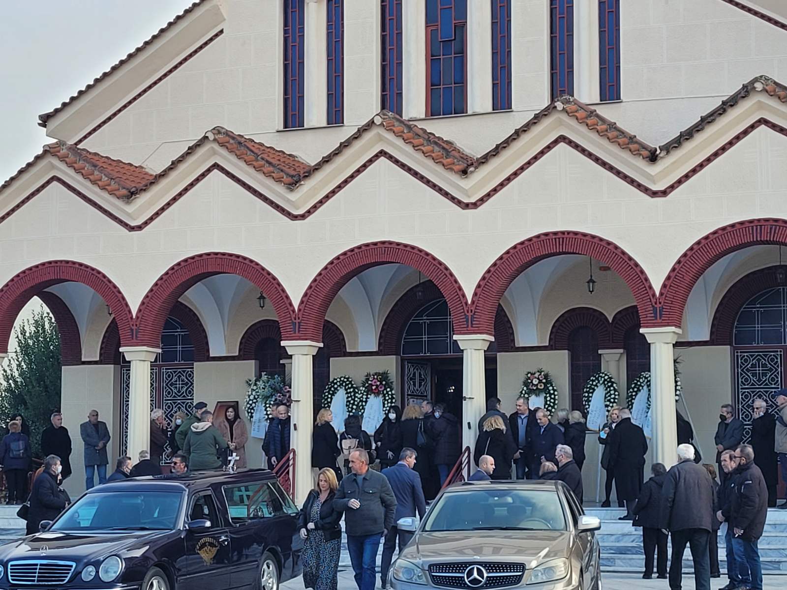 Θλίψη στην κηδεία του 55χρονου που σκοτώθηκε στο δυστύχημα με το ...