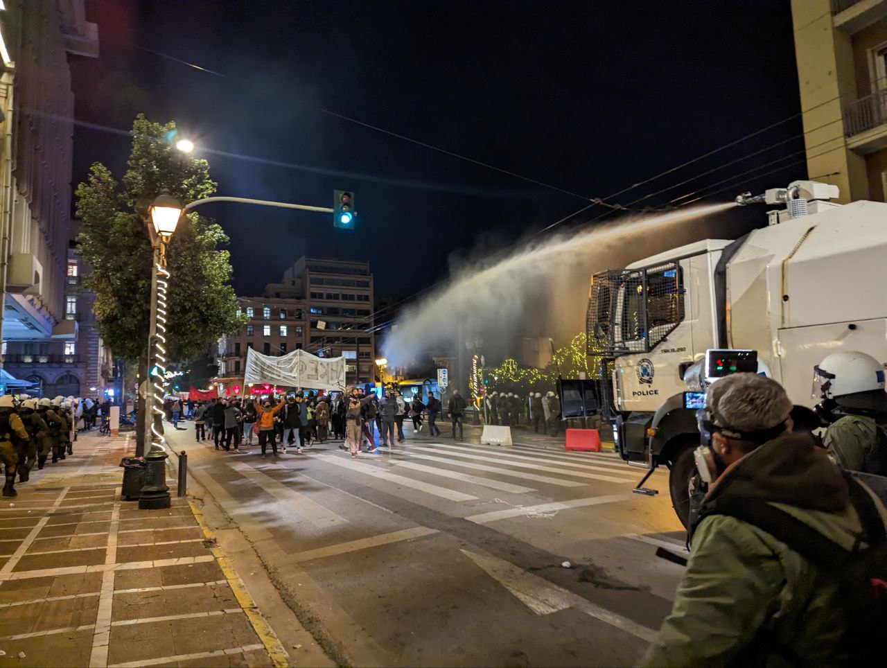 Επεισόδια στην πορεία για τον θάνατο του 16χρονου Ρομά - ΤΑ ΝΕΑ