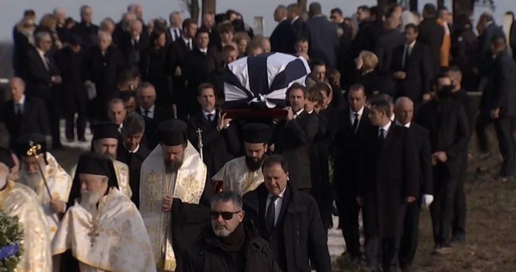 Στην τελευταία κατοικία του ο τέως βασιλιάς Κωνσταντίνος (κάμερα 1 ...