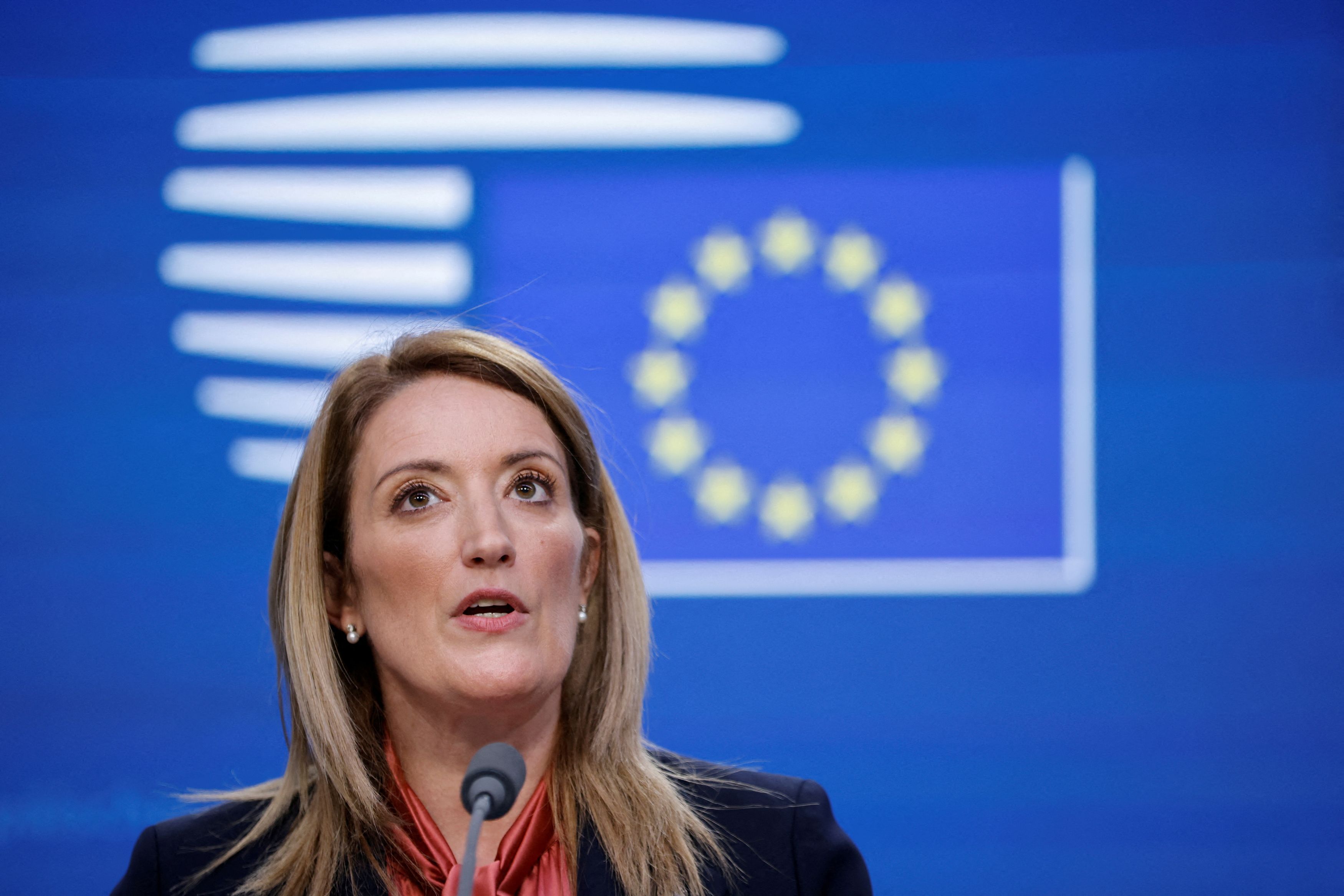Μέτσολα: Αποκάλυψε αρχεία με τα 142 δώρα που έλαβε – Σαμπάνιες ...