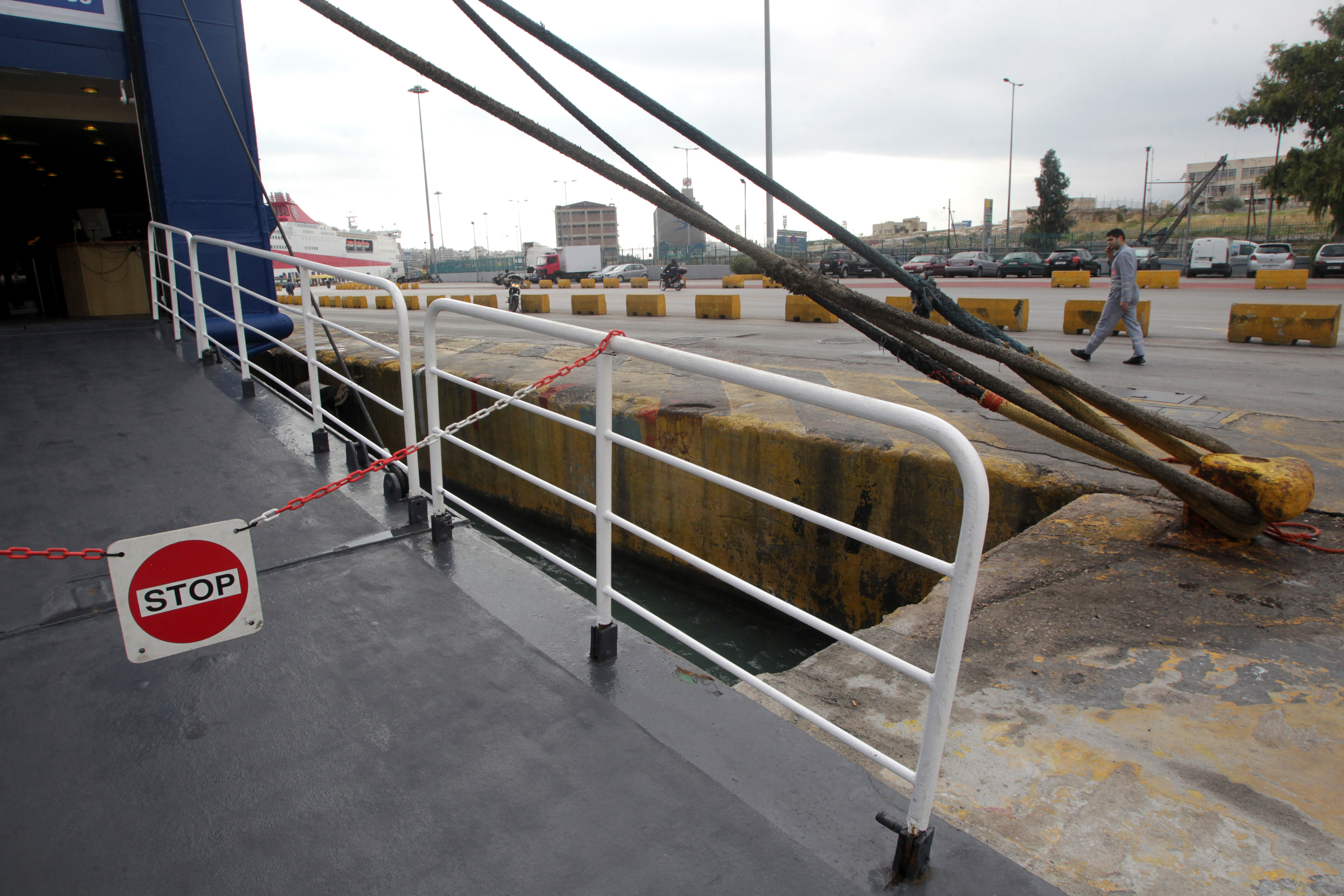 Πλοία: Δεμένα στα λιμάνια λόγω 48ωρης απεργίας από την ΠΝΟ - ΤΑ ΝΕΑ