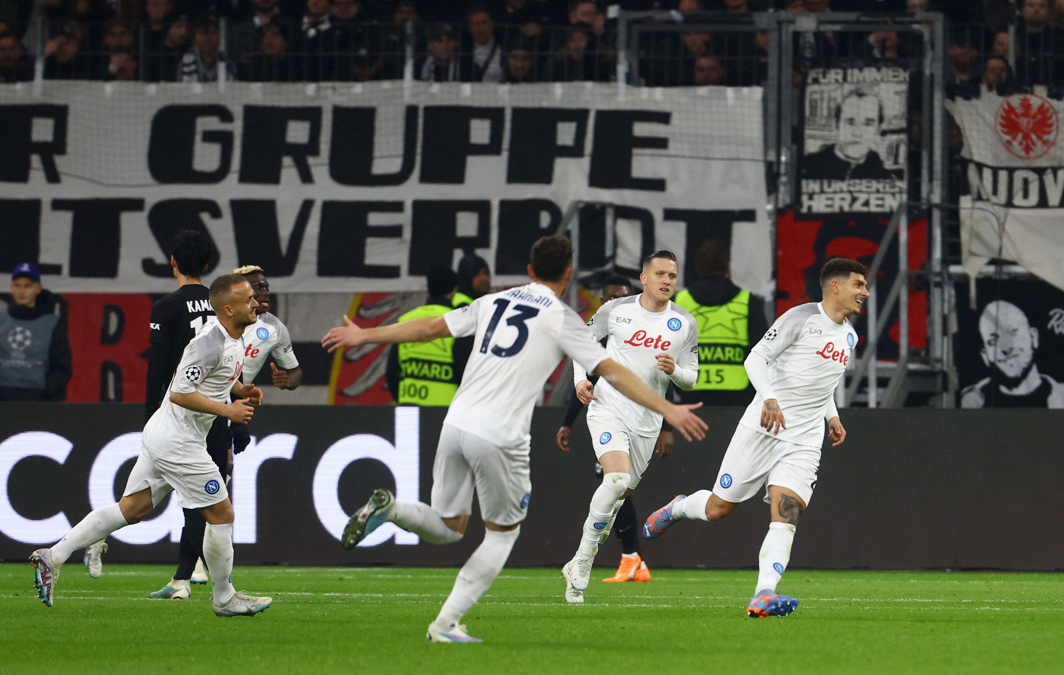 Άιντραχτ Φρανκφούρτης – Νάπολι 0-2: «Τρένο» και στην Ευρώπη οι ...