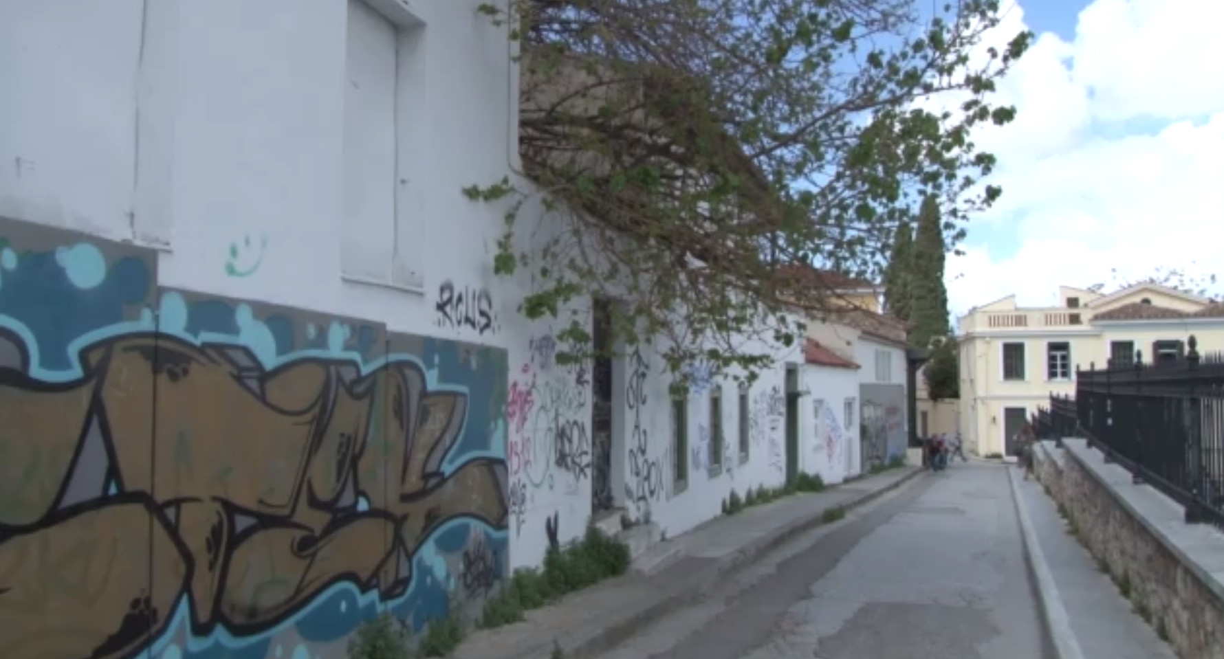 Σε κρίσιμη κατάσταση 18χρονος - Τον μαχαίρωσαν στην Ακρόπολη για ένα ...
