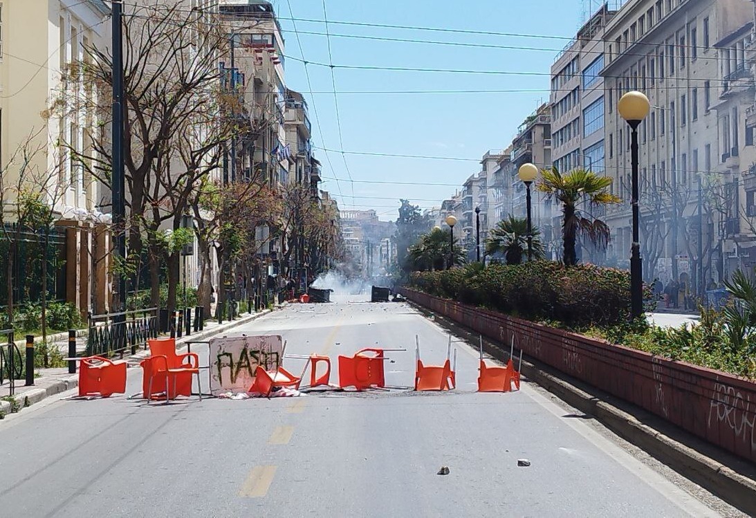 Επεισόδια στην ΑΣΟΕΕ: Ανοιξε η Πατησίων - ΤΑ ΝΕΑ