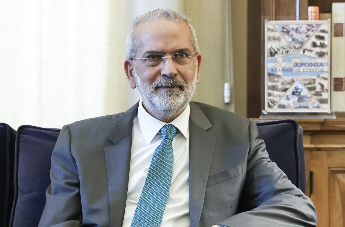 Ορκίζεται πρωθυπουργός ο Ιωάννης Σαρμάς – Ποιοι θα στελεχώσουν τα ...