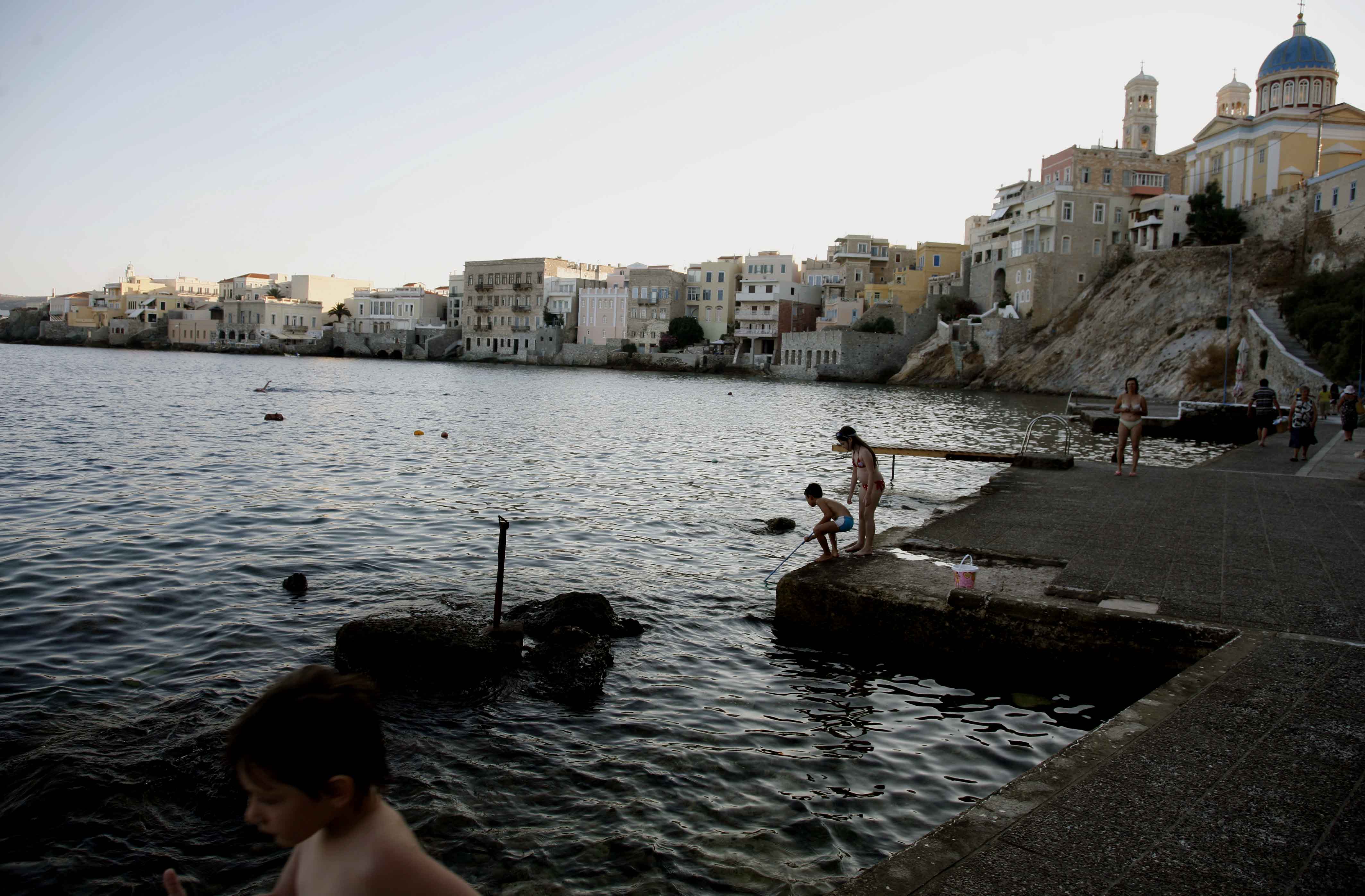 Σύρος: Η Ερμούπολη στις 20 καλύτερες παραθαλάσσιες πόλεις της Ευρώπης ...