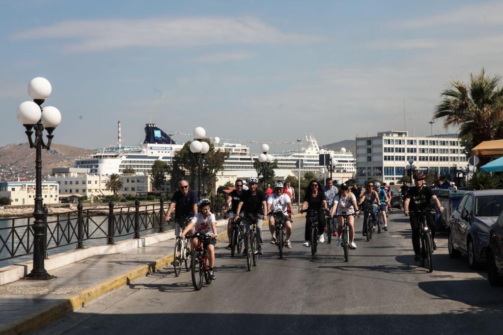 Μαγευτική ποδηλατοβόλτα με θέα τη θάλασσα, στον Πειραιά - ΤΑ ΝΕΑ