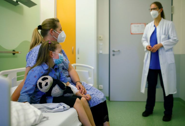 Ενας στους 30 που προσβλήθηκε από κοροναϊό εμφάνισε επίμονα συμπτώματα ...