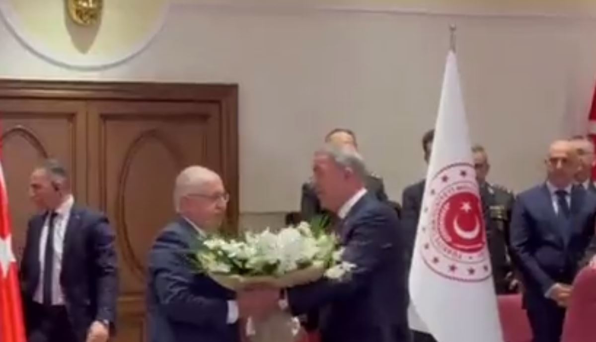 Τι σημαίνει για την Αθήνα η αλλαγή σκυτάλης στο τουρκικό υπ. Αμυνας ...