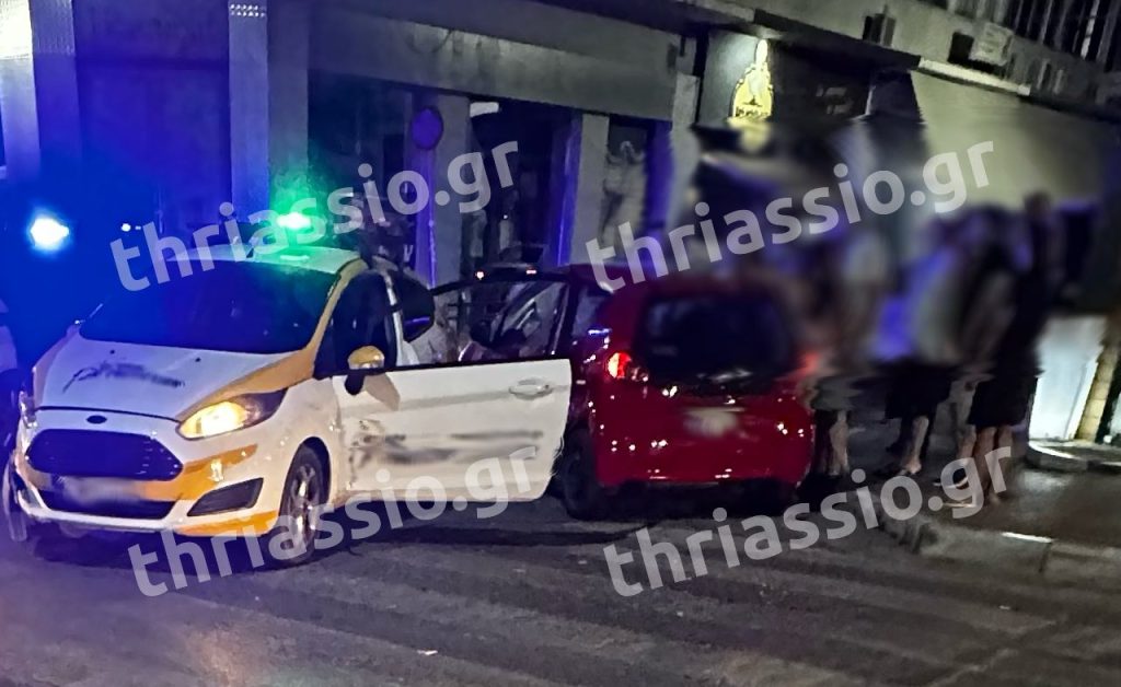 Αγριο ξύλο μετά από τρακάρισμα στην Ελευσίνα - ΤΑ ΝΕΑ