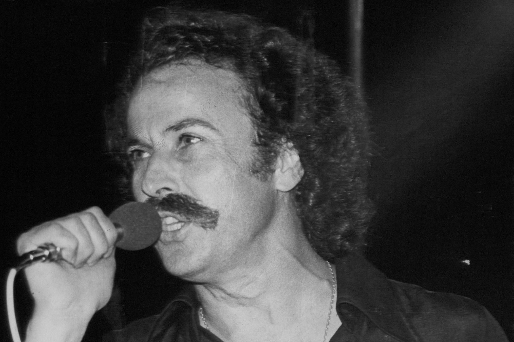 Νίκος Ξυλούρης: «Οταν πιάσω το μικρόφωνο και δω τον κόσμο, τα ξεχνάω ...
