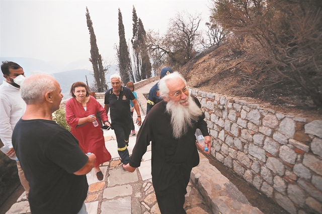 «Κάθε μία σπασμένη πλάκα είναι ποτισμένη με αίμα» - ΤΑ ΝΕΑ