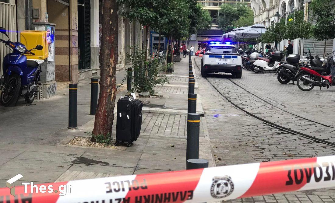 Συναγερμός στη Θεσσαλονίκη: Εντοπίστηκε ύποπτη βαλίτσα έξω από το ...