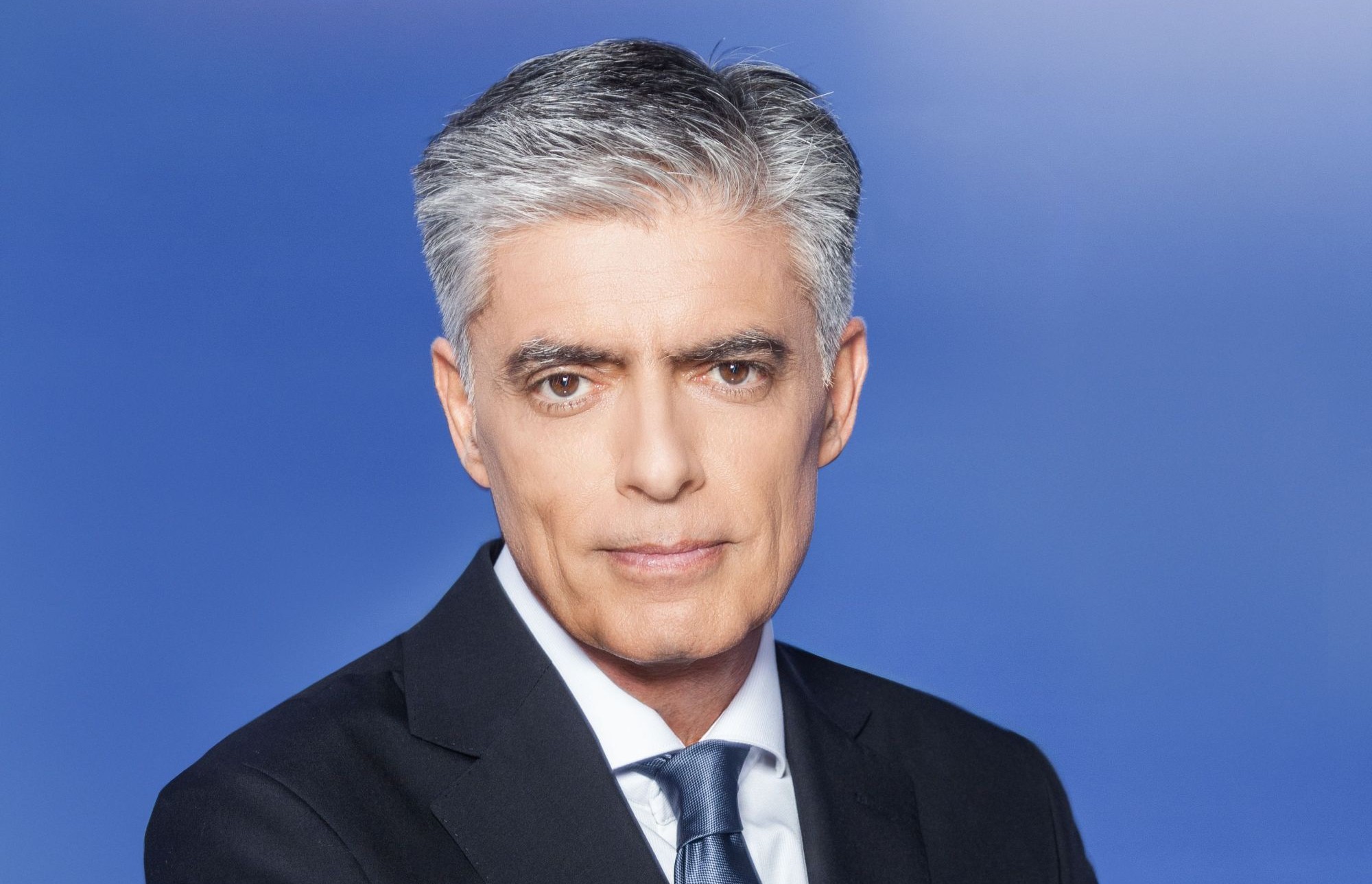 «Live News» στο MEGA με τον Νίκο Ευαγγελάτο, στην πρώτη θέση και τον ...