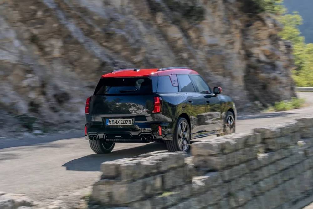 ΜΙΝΙ Countryman JCW: Ανεβάζει τους τόνους - ΤΑ ΝΕΑ