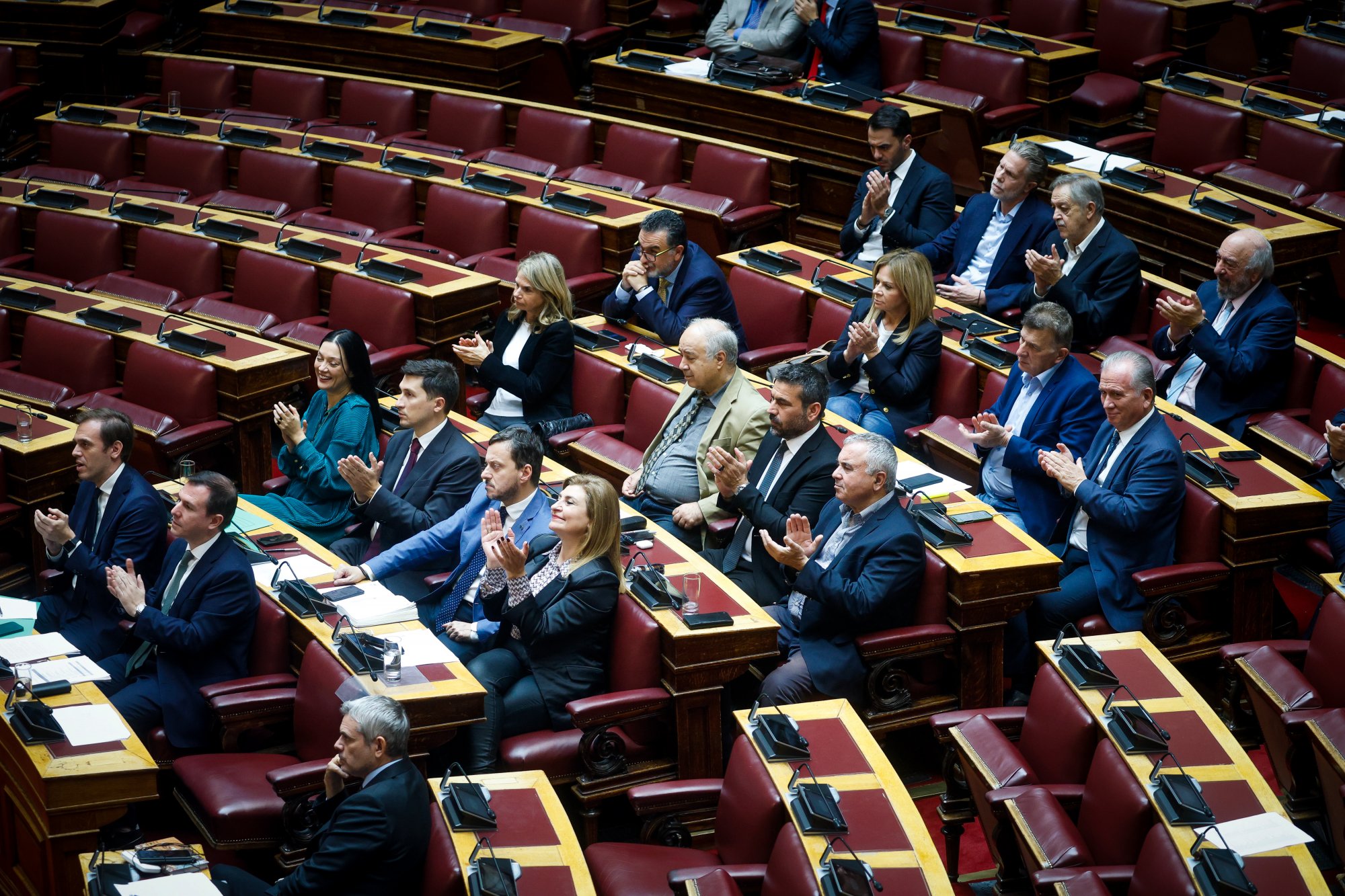 Φρένο στην αύξηση της βουλευτικής αποζημίωσης από το Συμβούλιο της ...